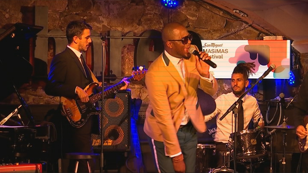 Zalon Thompson fa una festa del soul al Jamboree