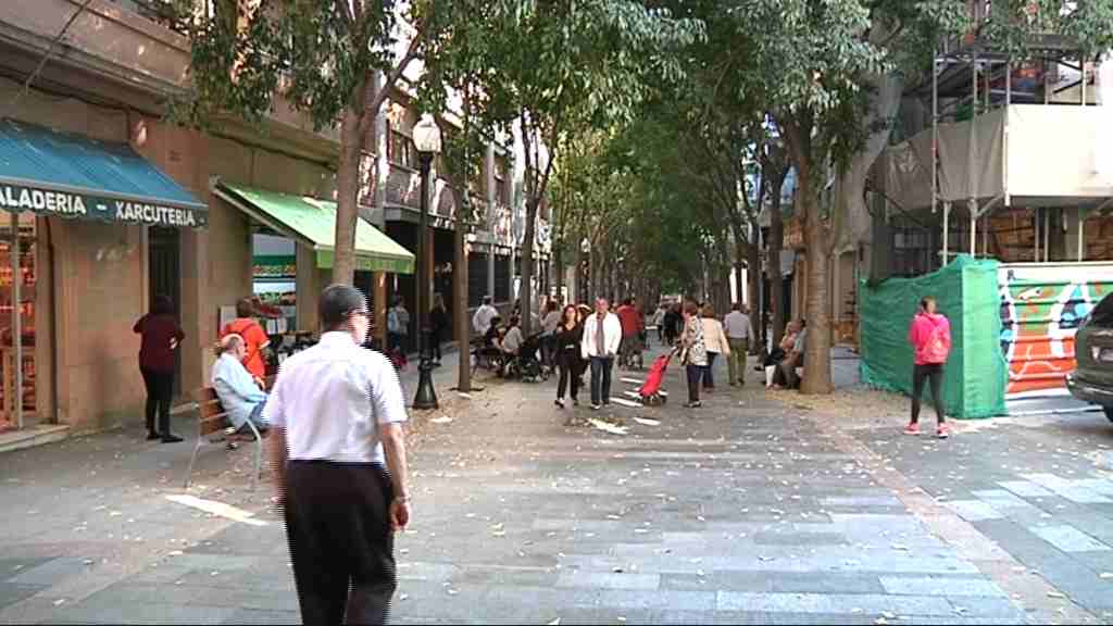 El carrer de Rogent, en alerta pel turisme massiu| betevé