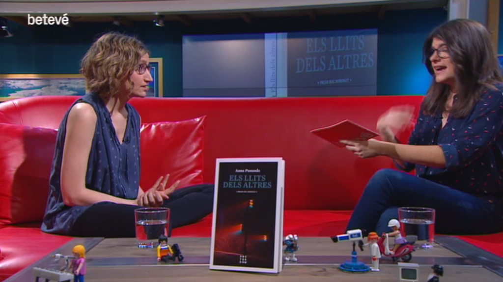 Anna Punsoda ens porta a 'Els llits dels altres' [VÍDEO] / Àrtic | betevé