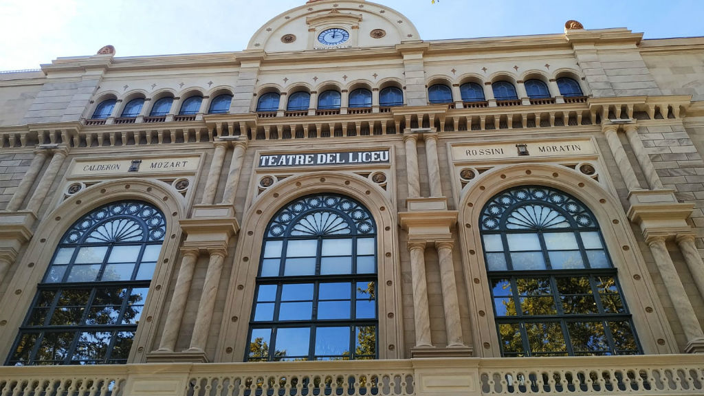 El Liceu recupera la façana original del 1874 després de les obres | betevé