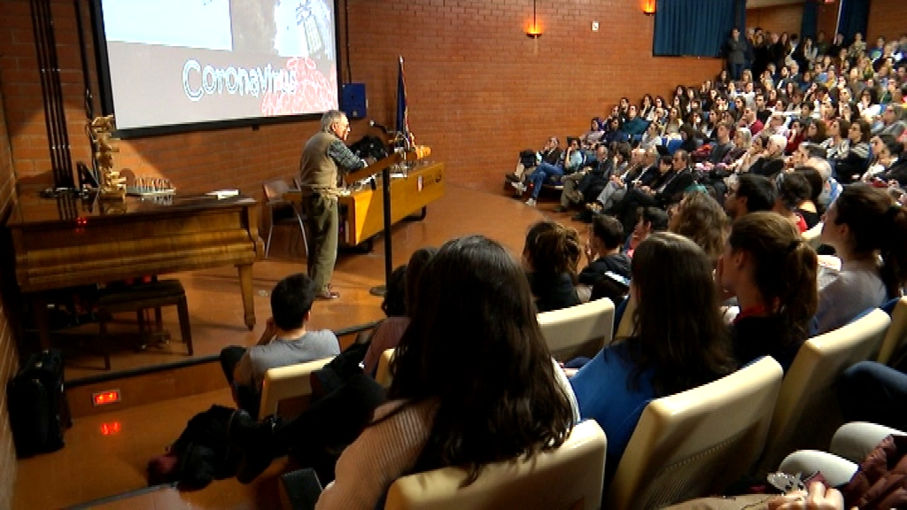 Ple absolut a la UB en una jornada científica sobre el coronavirus | betevé