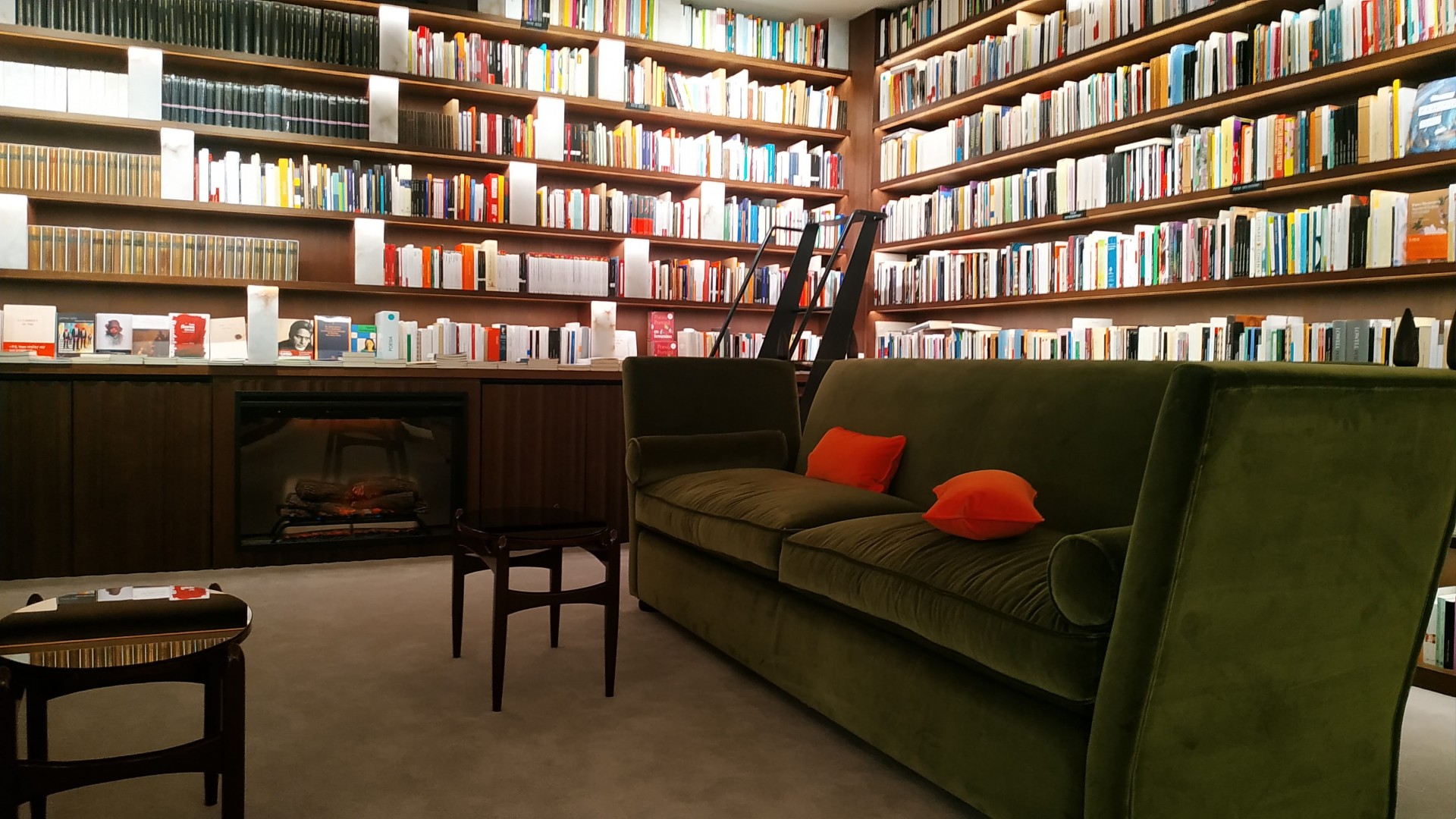 Obre la llibreria Finestres a Barcelona, a punt per Sant Jordi