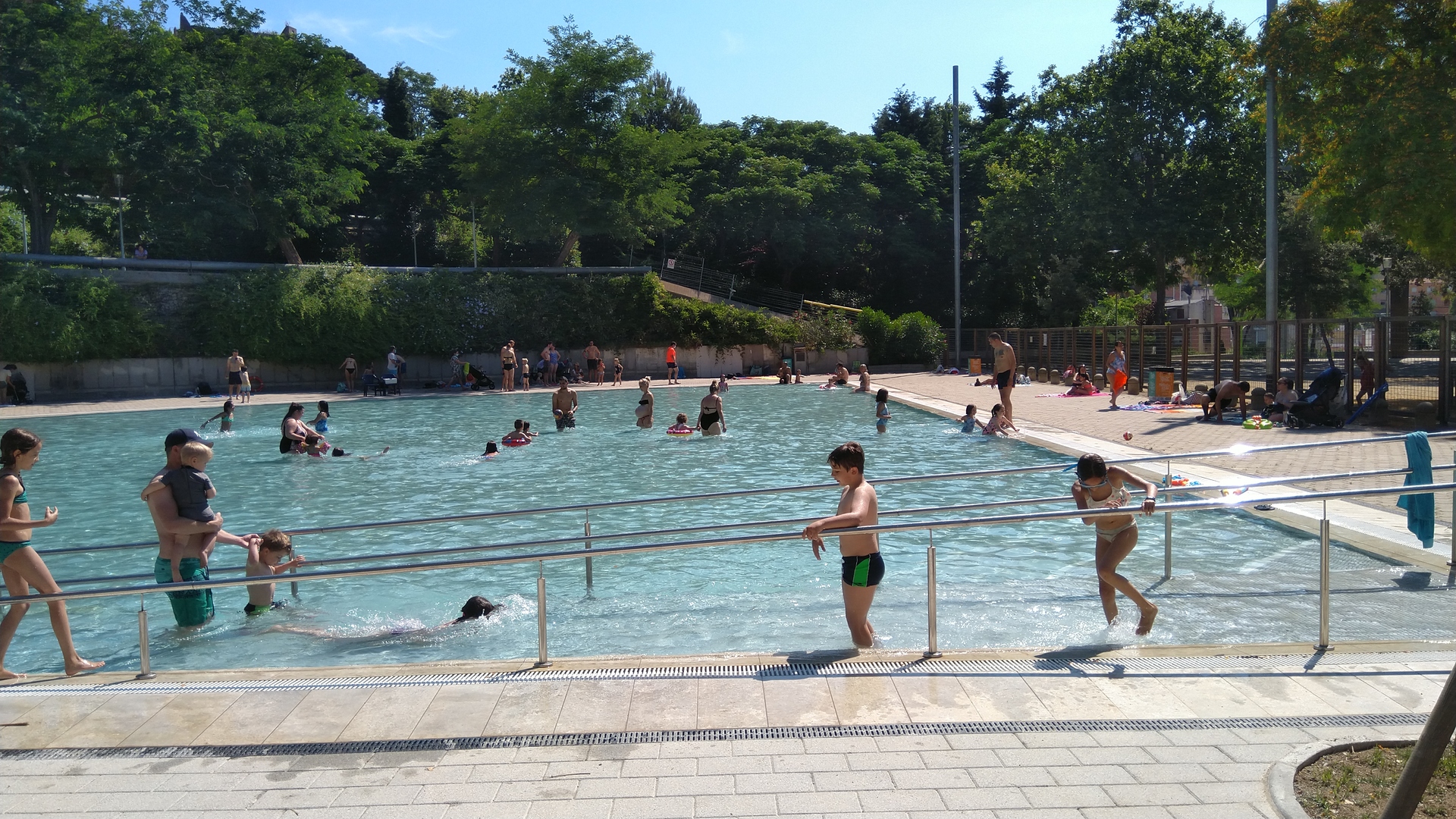 Reobre la piscina de la Creueta del Coll sense incidents | betevé