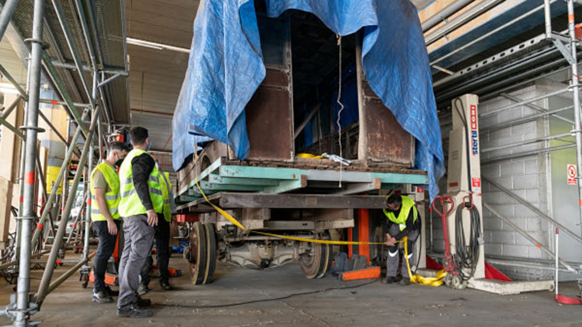 Comença la restauració de l'autobús Tilling Stevens del 1924 | betevé