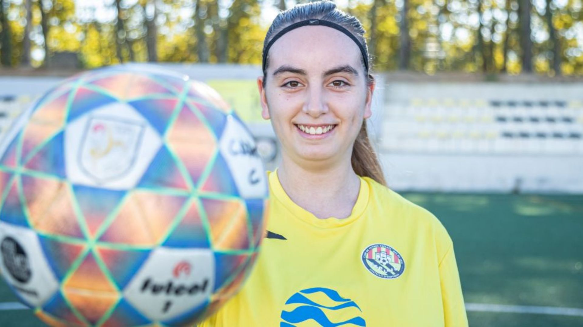 Alexandra Cortizo, primera jugadora a debutar al futbol masculí