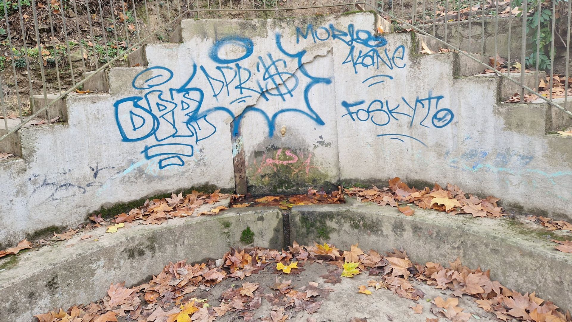 Vandalitzen fonts de Collserola després d'haver-les arreglat