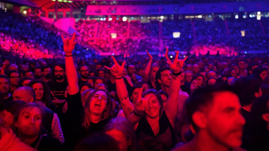 Sopa de Cabra embogeix el Palau Sant Jordi amb "Ben endins"