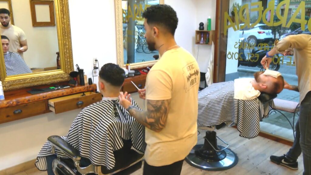 Què és la tinya, el brot aparegut a les perruqueries? Símptomes