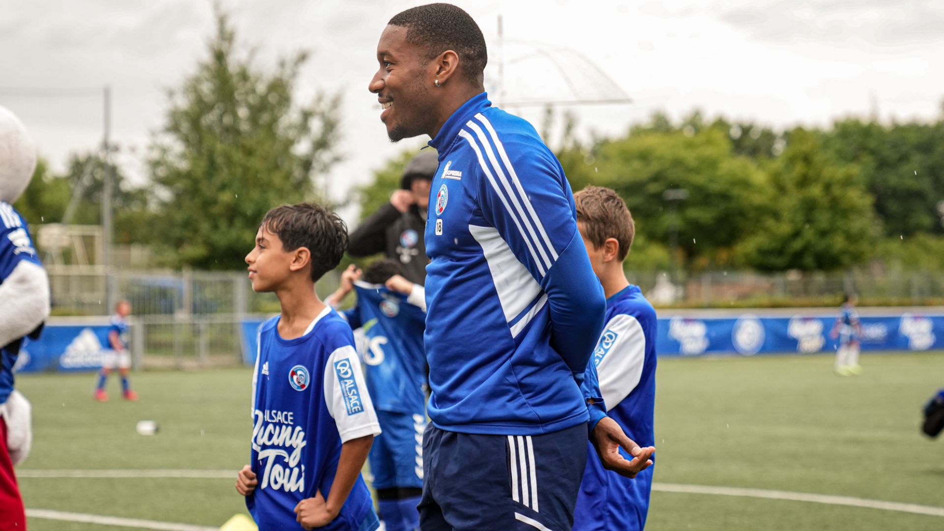 Qui és Ronaël Pierre-Gabriel, el lateral que vol l'Espanyol