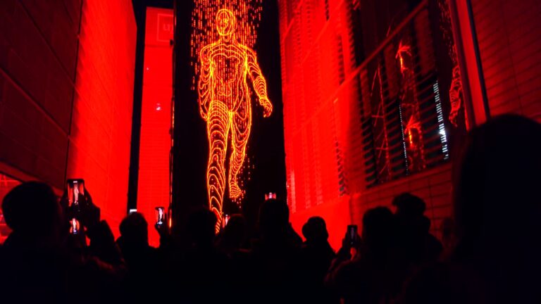 Fotos del festival Llum BCN 2023 al Poblenou | GALERIA