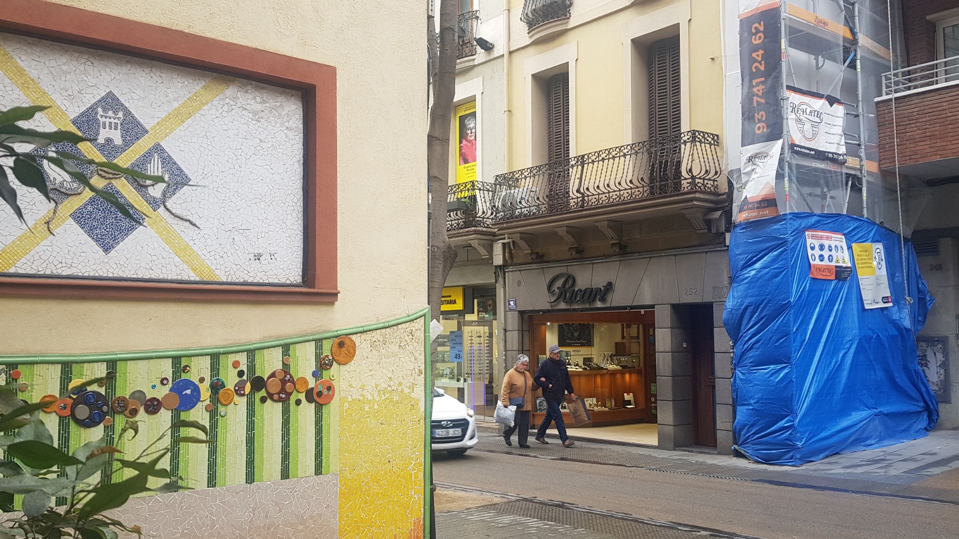 Obres per millorar les mitgeres i mosaics a Gran de Sant Andreu