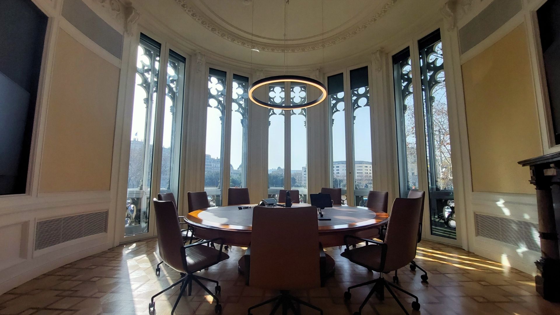 Visita única a la Casa Pascual i Pons, una joia modernista