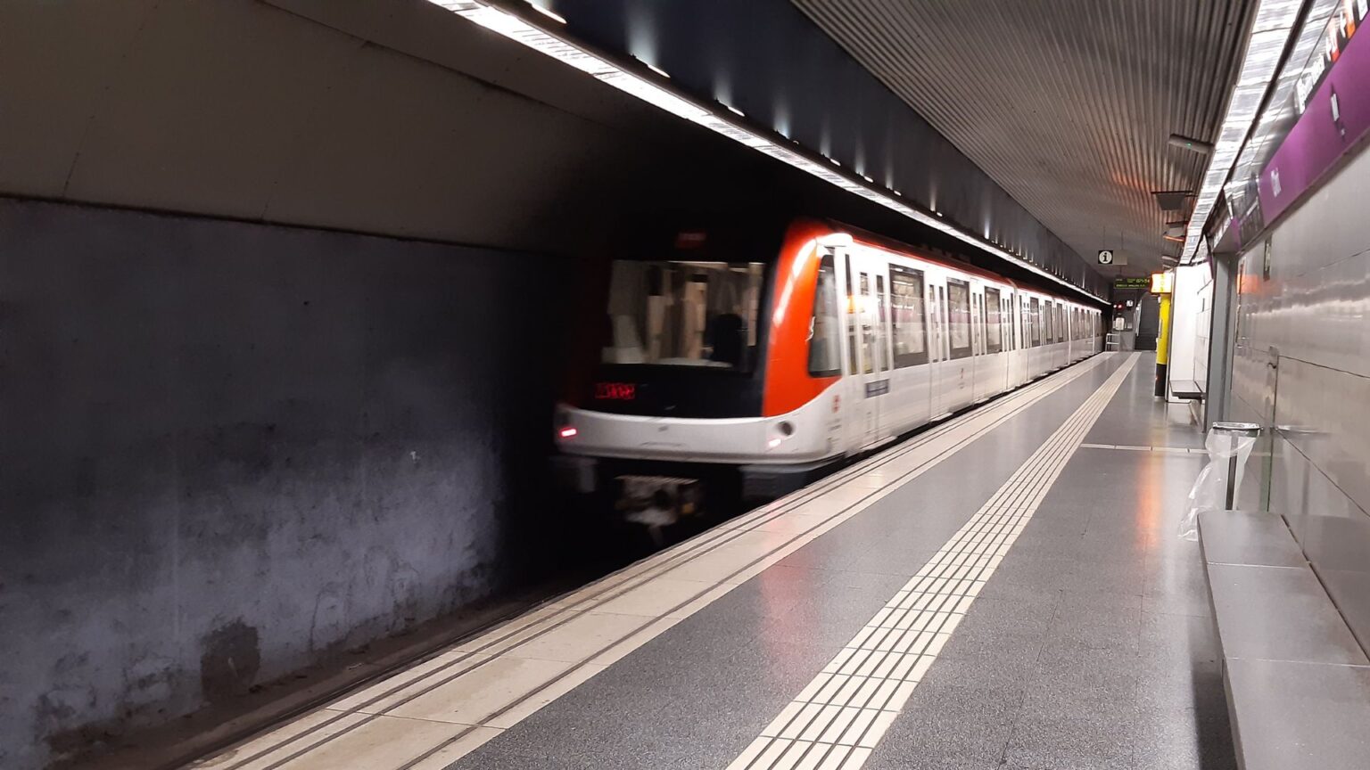 TMB augmenta la freqüència de metro i autobús per Sant Jordi