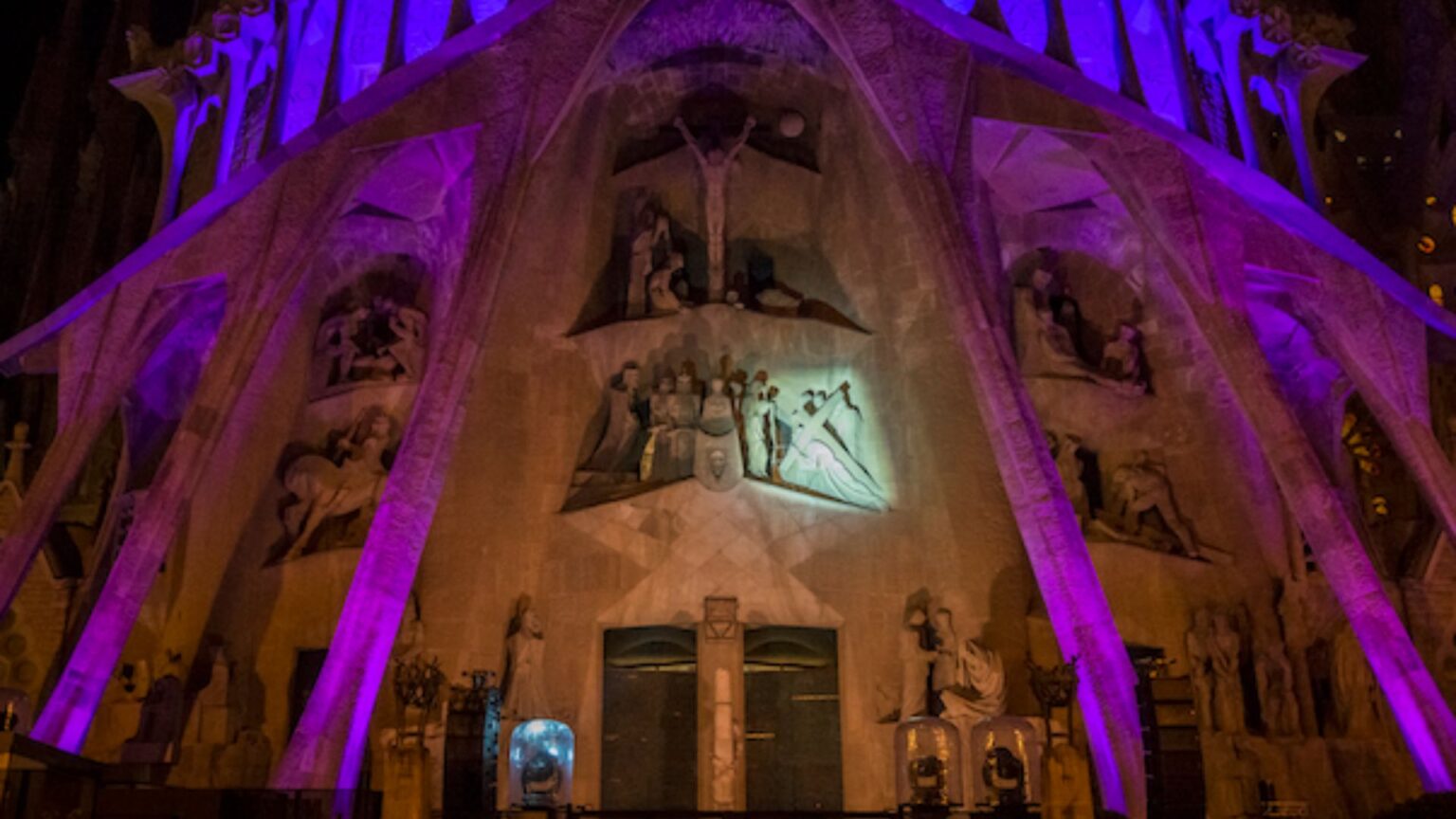La Sagrada Família il·luminarà la façana de la Passió per Setmana Santa