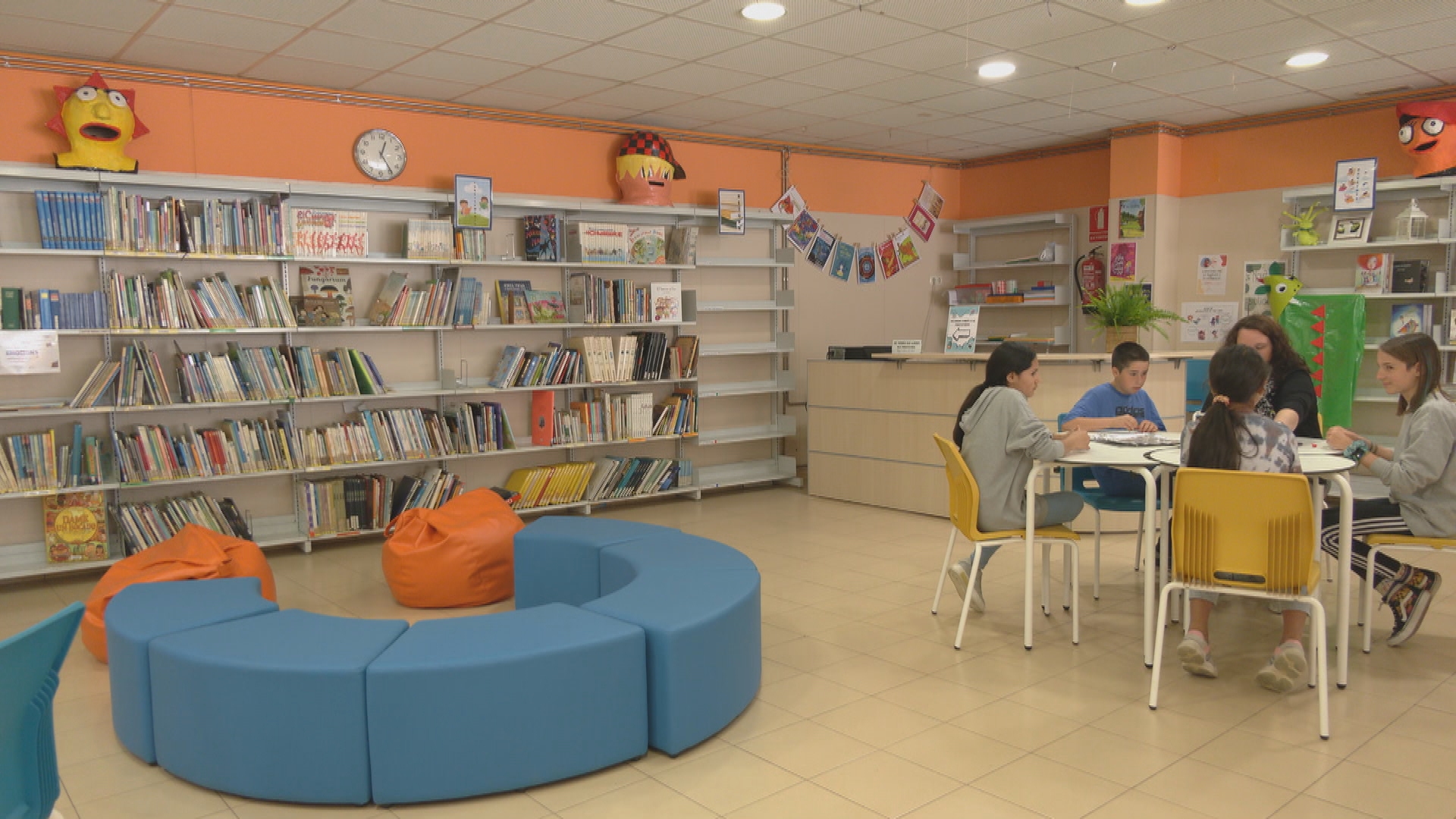 L'Escola Mercè Rodoreda obre la biblioteca al barri