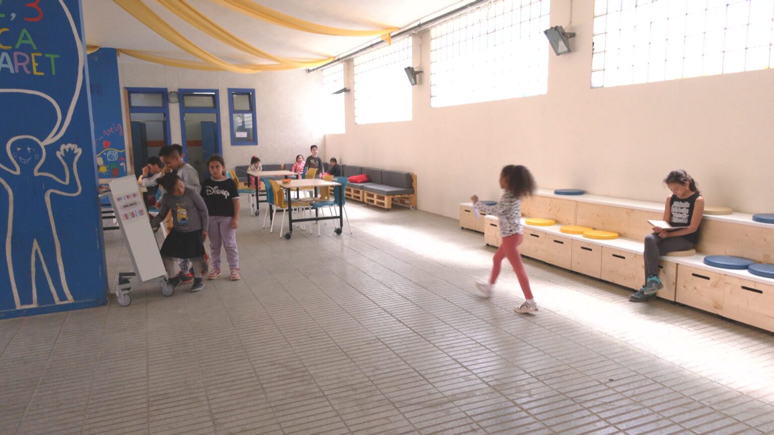 L'Escola Mercè Rodoreda obre la biblioteca al barri