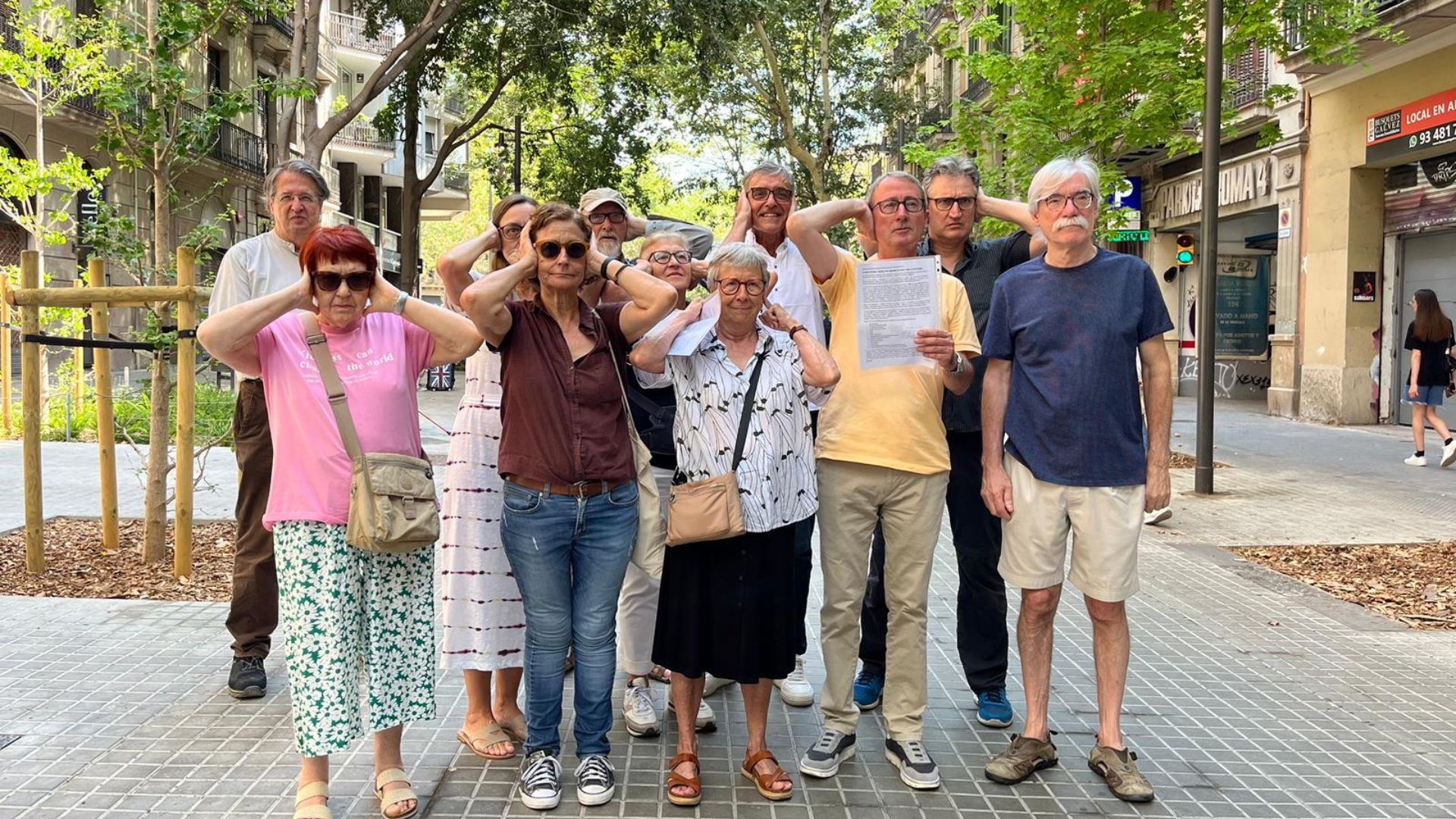 Veïns de l'Esquerra de l'Eixample clamen contra el soroll crònic