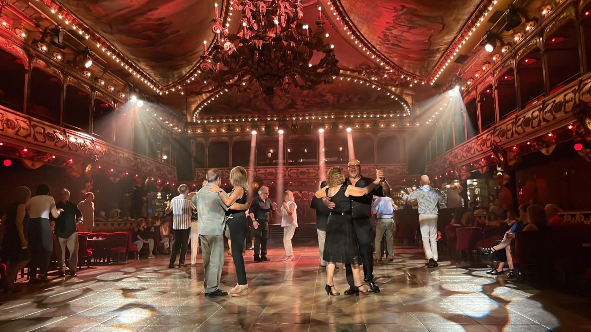 La Paloma estrena temporada amb els balls de saló