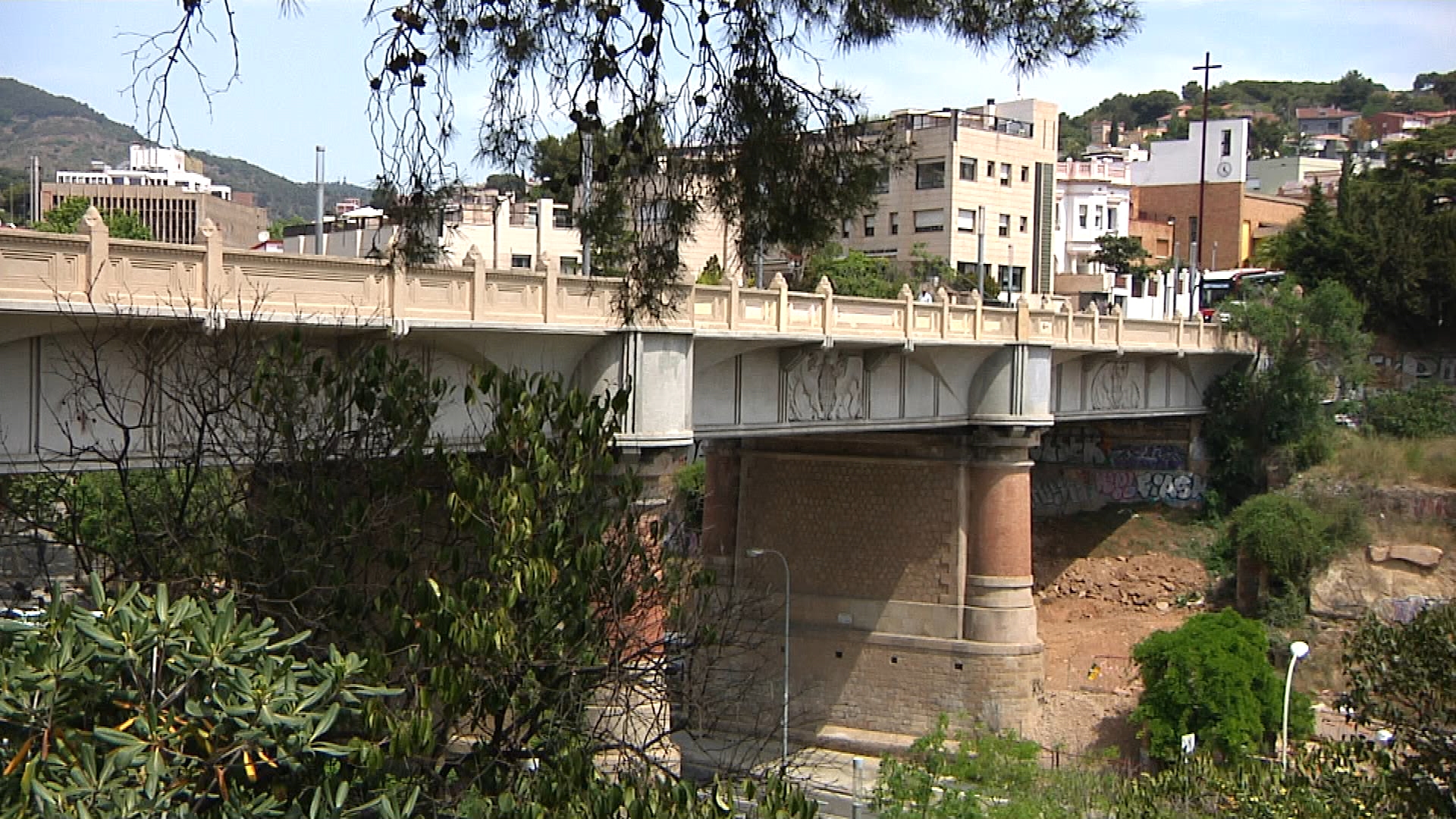 El viaducte de Vallcarca celebra un segle d'història