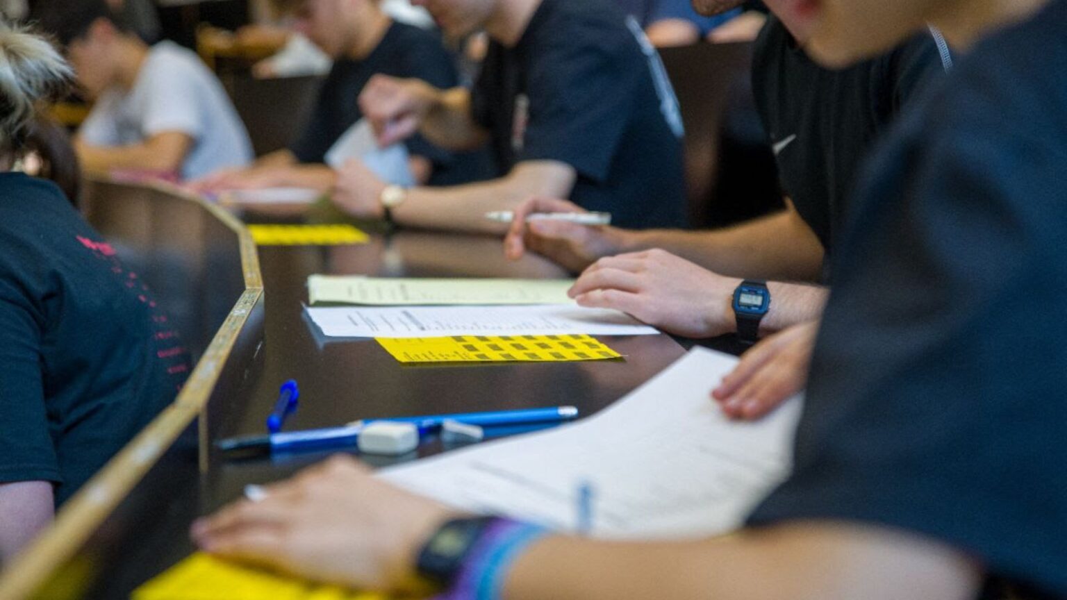 Selectivitat 2025 a Catalunya: Dates i canvis als exàmens | GUIA