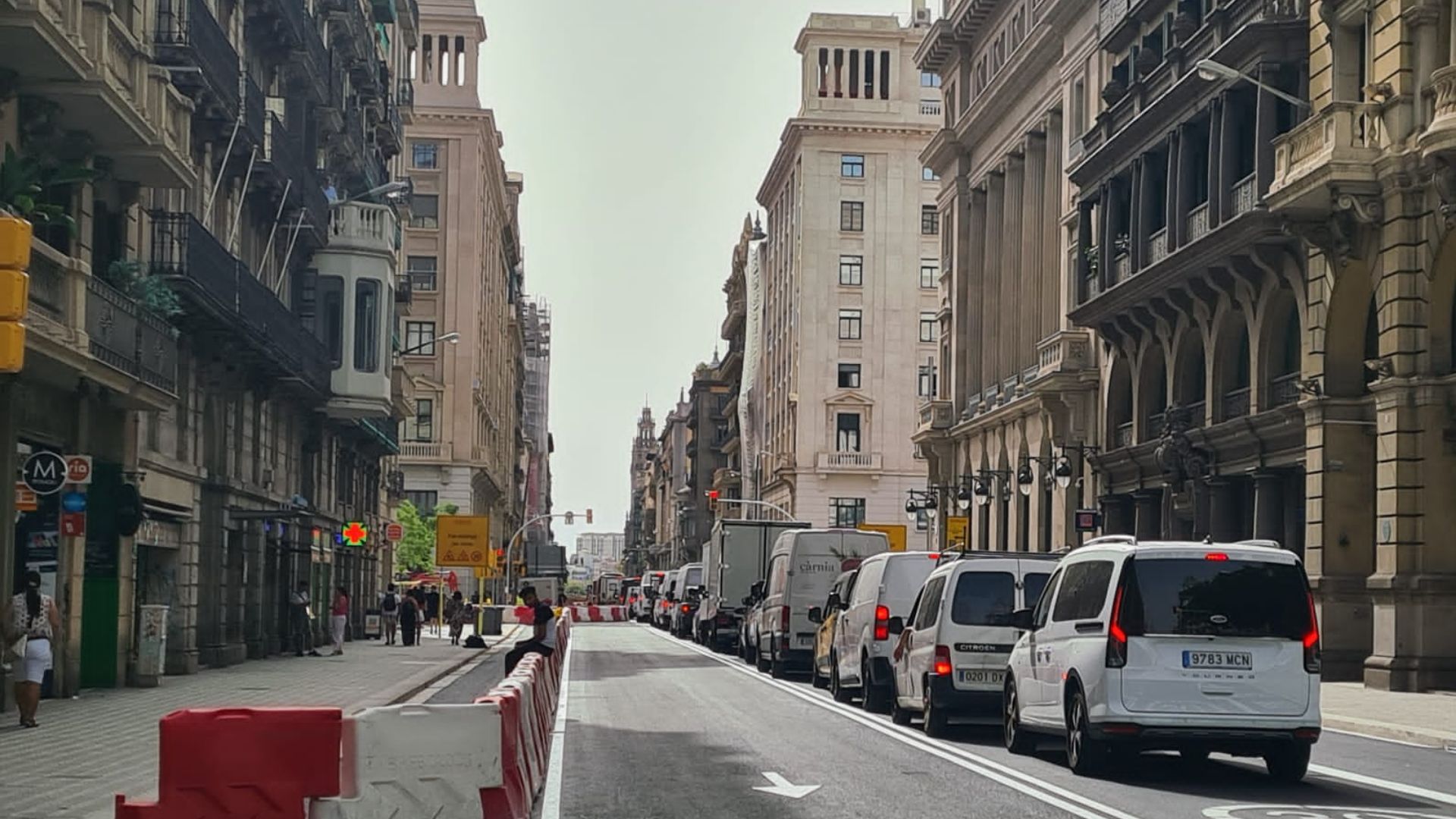Col·lapse a la via Laietana el 1r dia amb trànsit