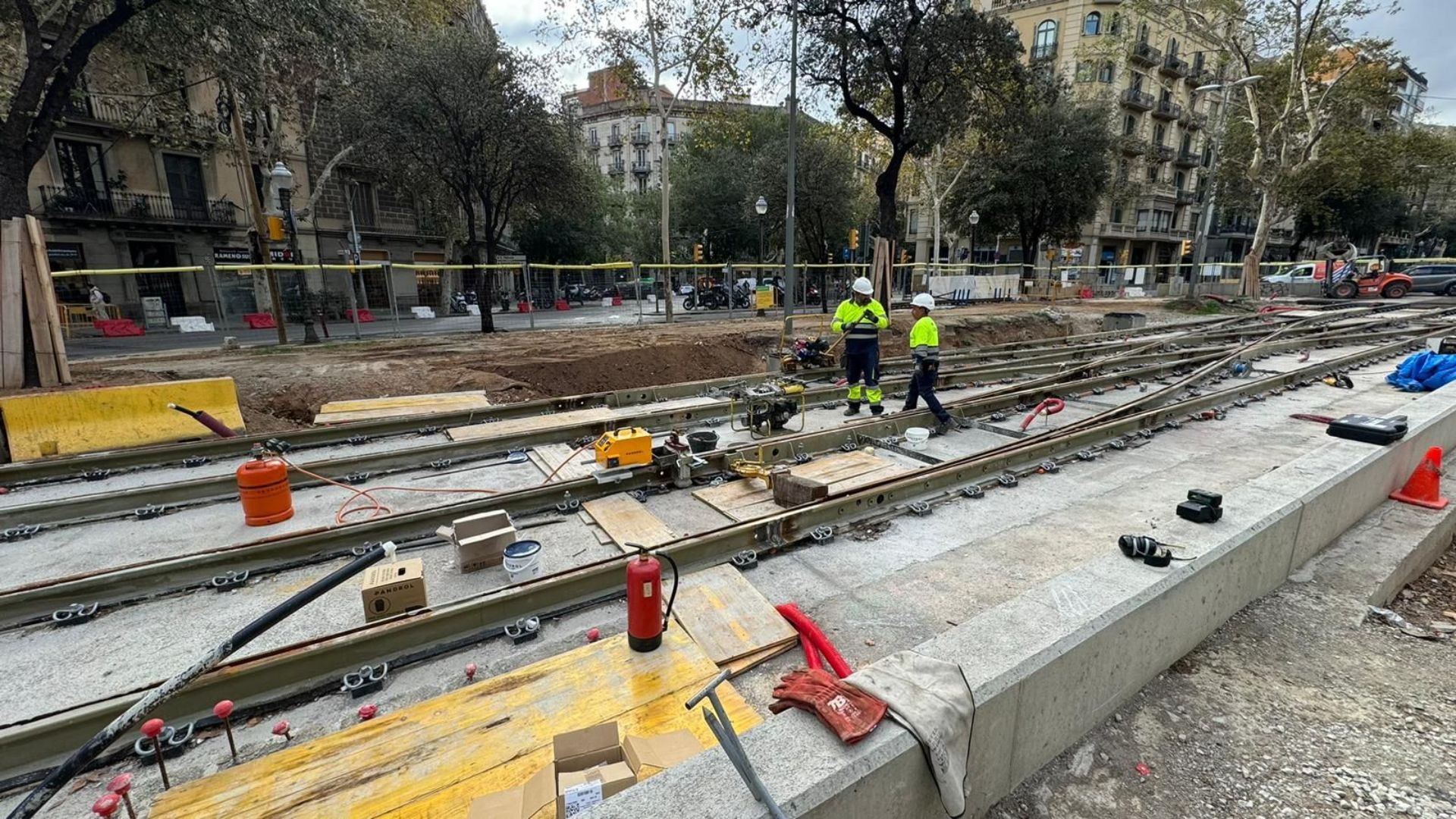Les vies del tramvia per la Diagonal, ja instal·lades