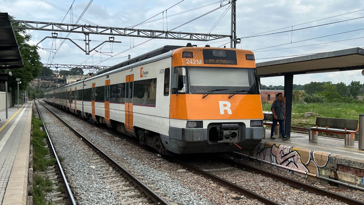 Retards a l'R3, l'R4 i l'R7 de Rodalies per una avaria