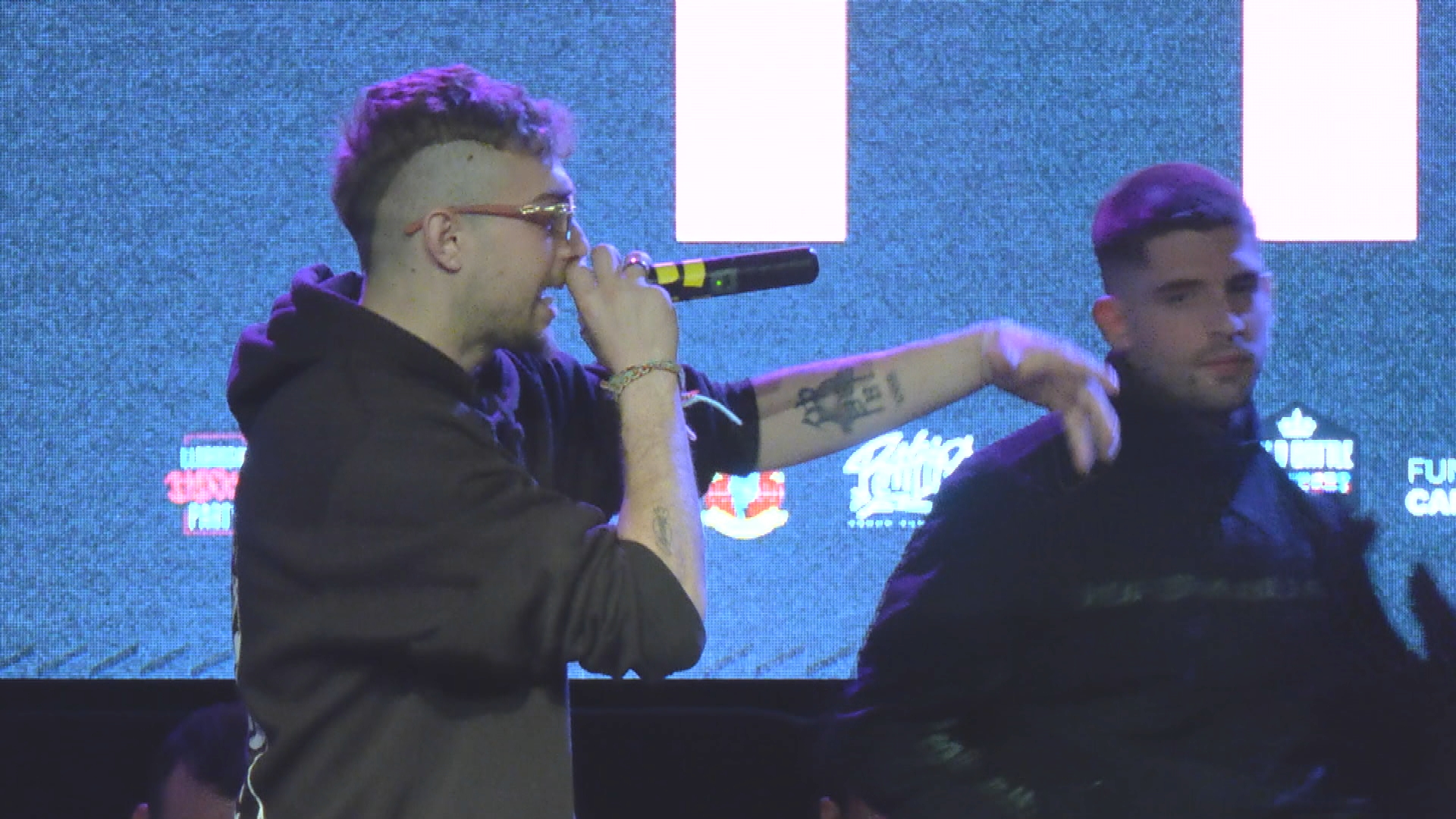 Primera batalla de rap en català, amb Valtònyc de jurat