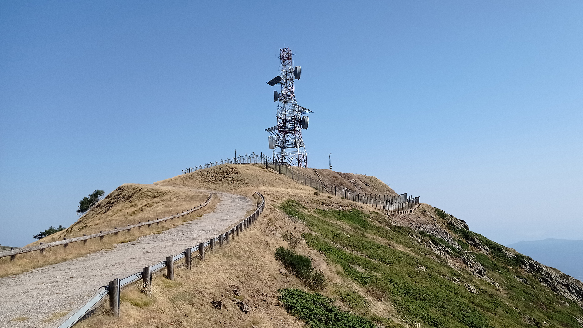 El puig Sesolles, al Montseny, registra un hivern rècord per càlid