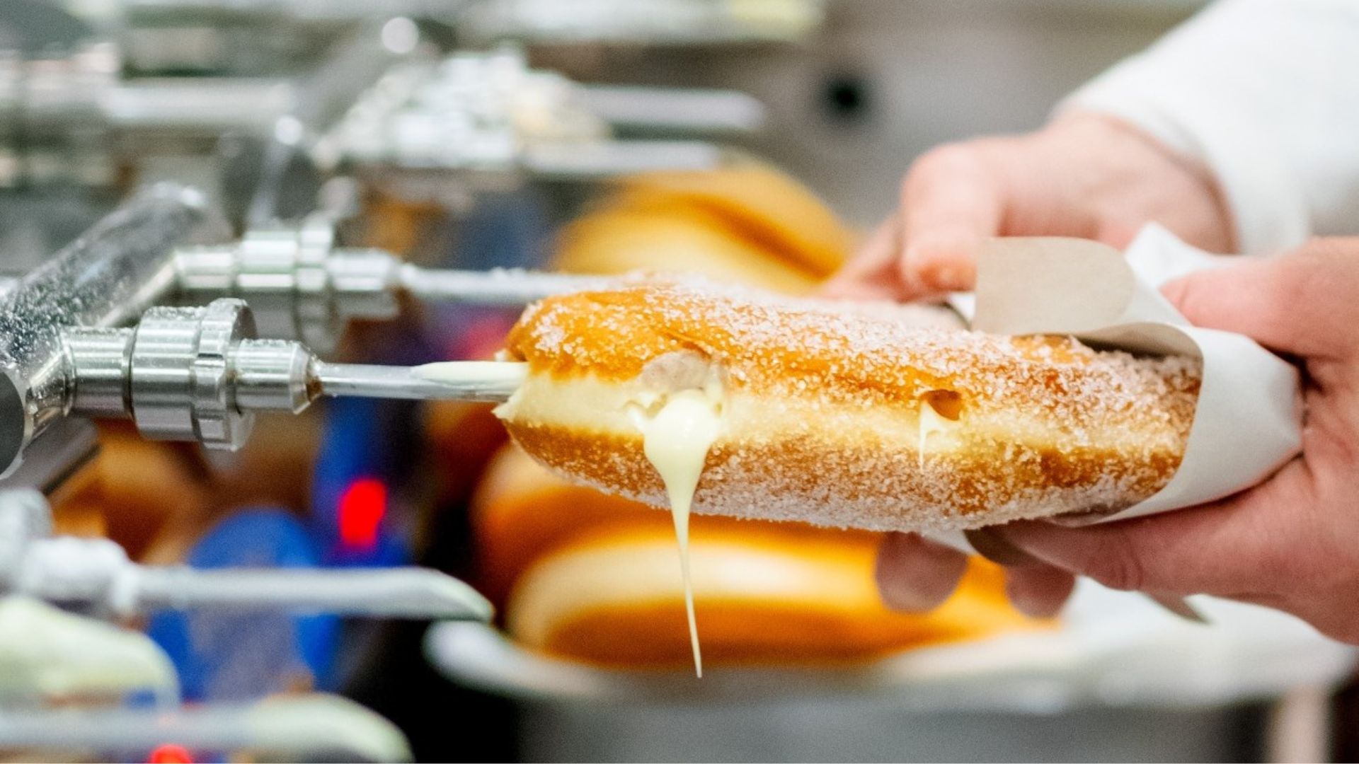 Obre al Gòtic la primera botiga de graffa napolitana