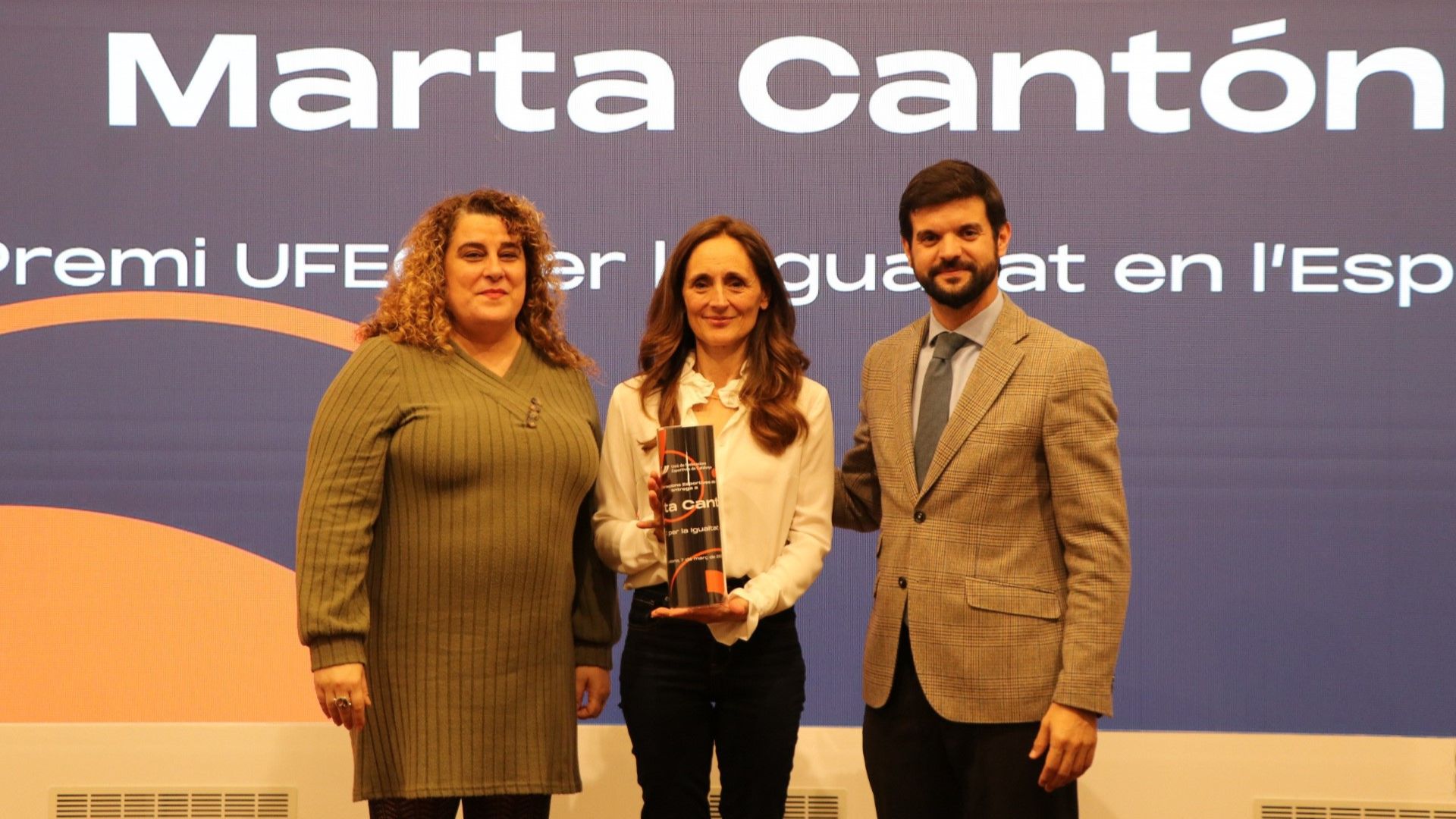 Marta Cantón rep el Premi UFEC per la igualtat en l'esport