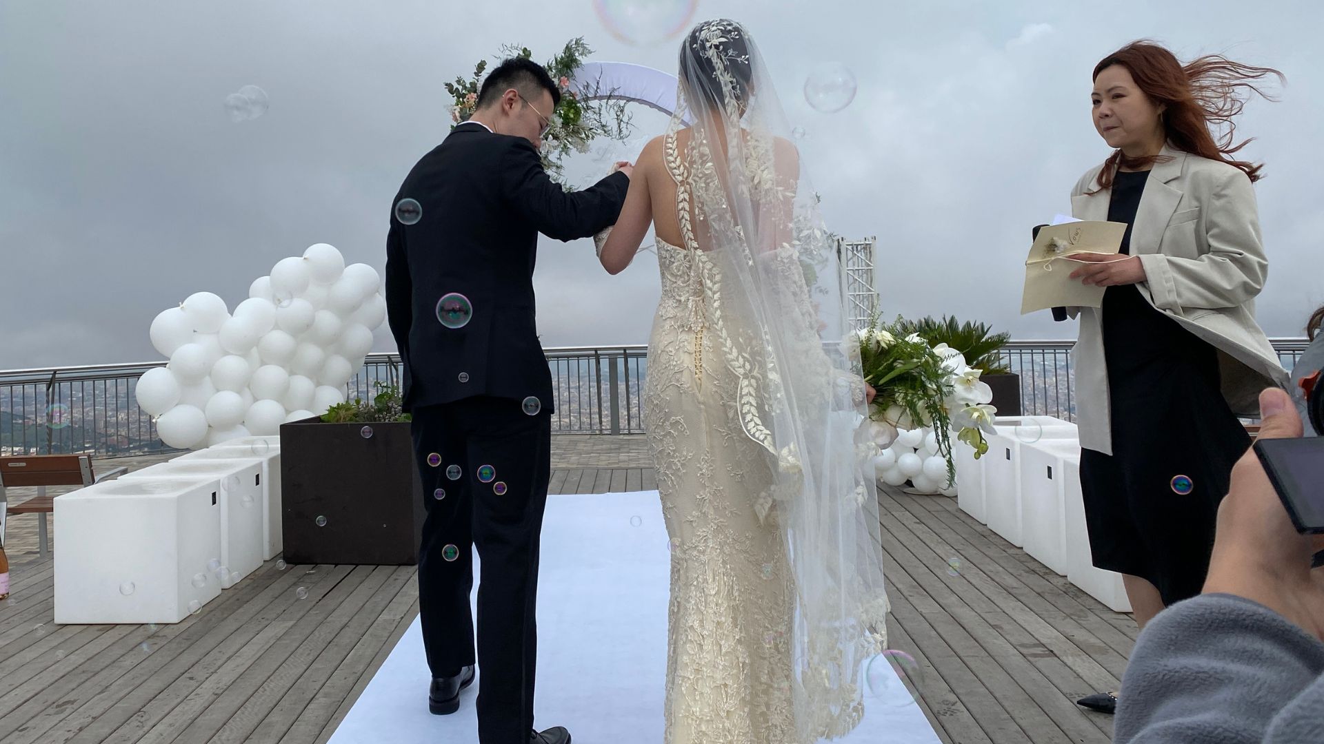 2 xinesos celebren la boda al Tibidabo amb 60 desconeguts