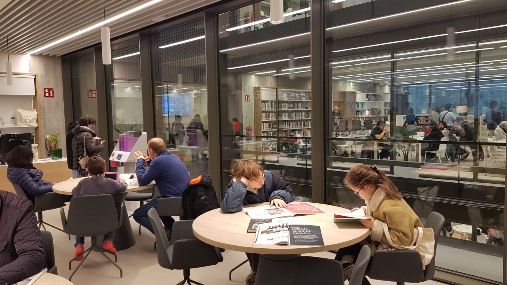 Sarrià inaugura la Biblioteca J. V. Foix