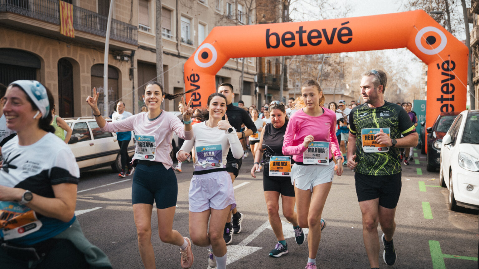 Sorteig de tres dorsals per a la Mitja Marató de Barcelona