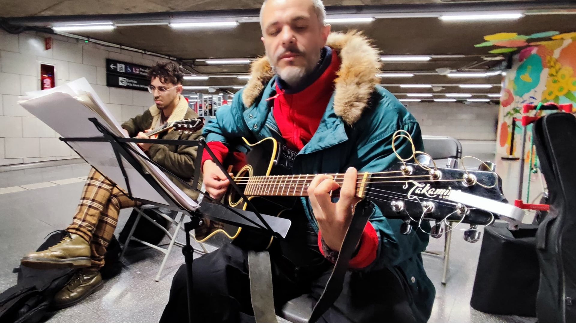 TMB fa una selecció de músics al metro amb 60 aspirants
