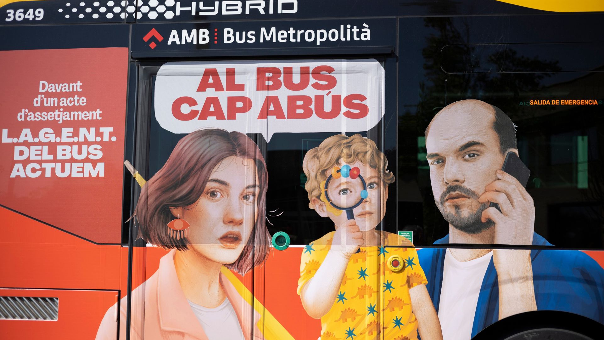 "Al bus, cap abús", nova campanya contra les agressions