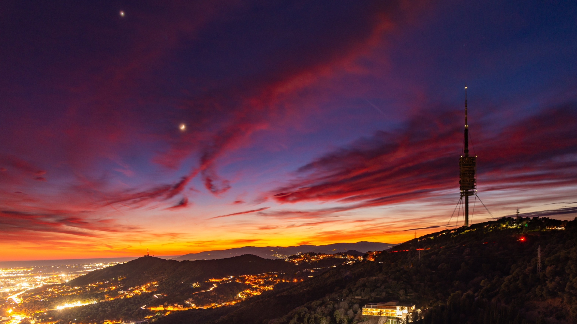 Arriba l'època de l'any en què es fa fosc més aviat a Barcelona