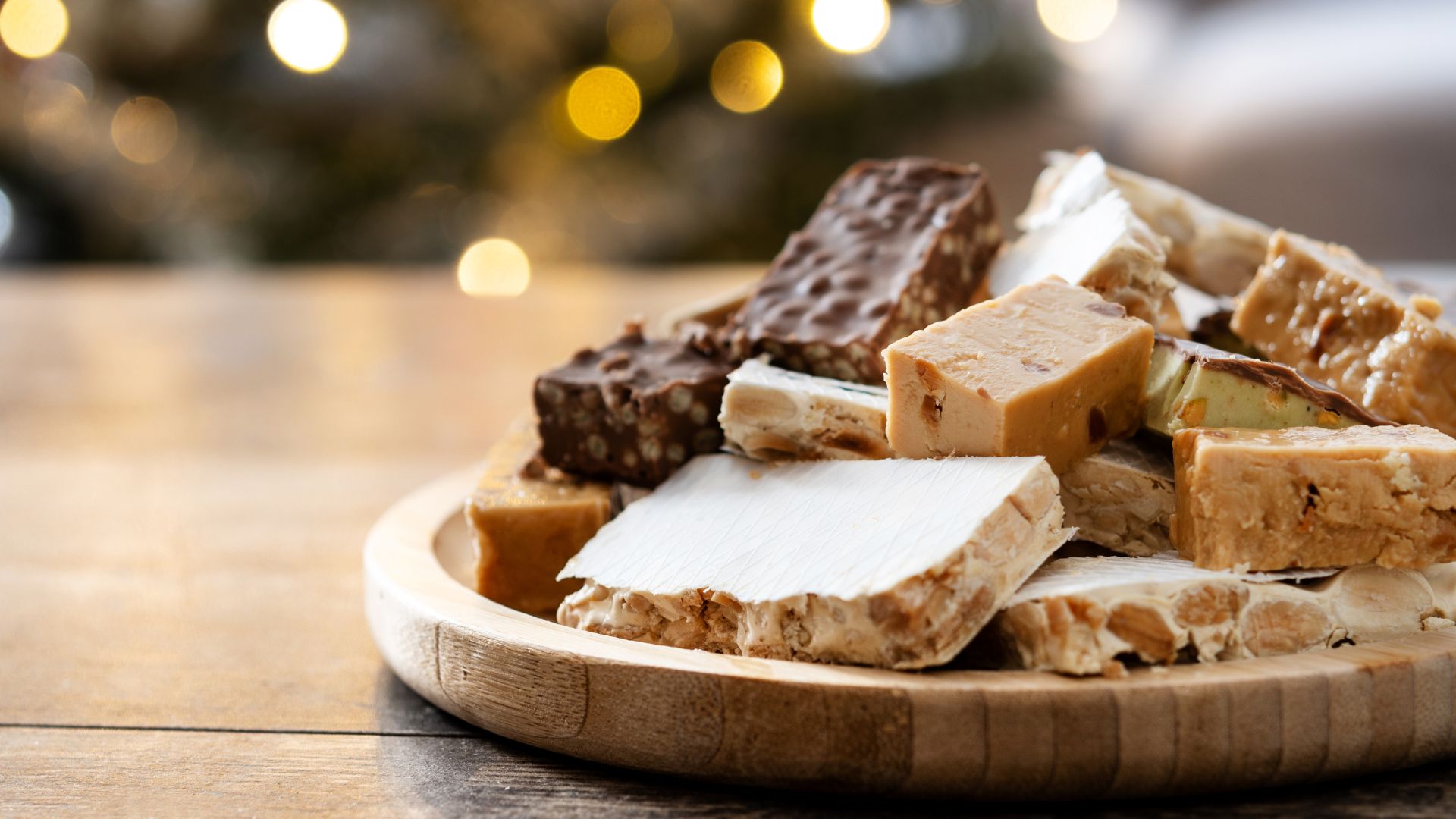 D'on ve la tradició de menjar neules i torrons per Nadal?