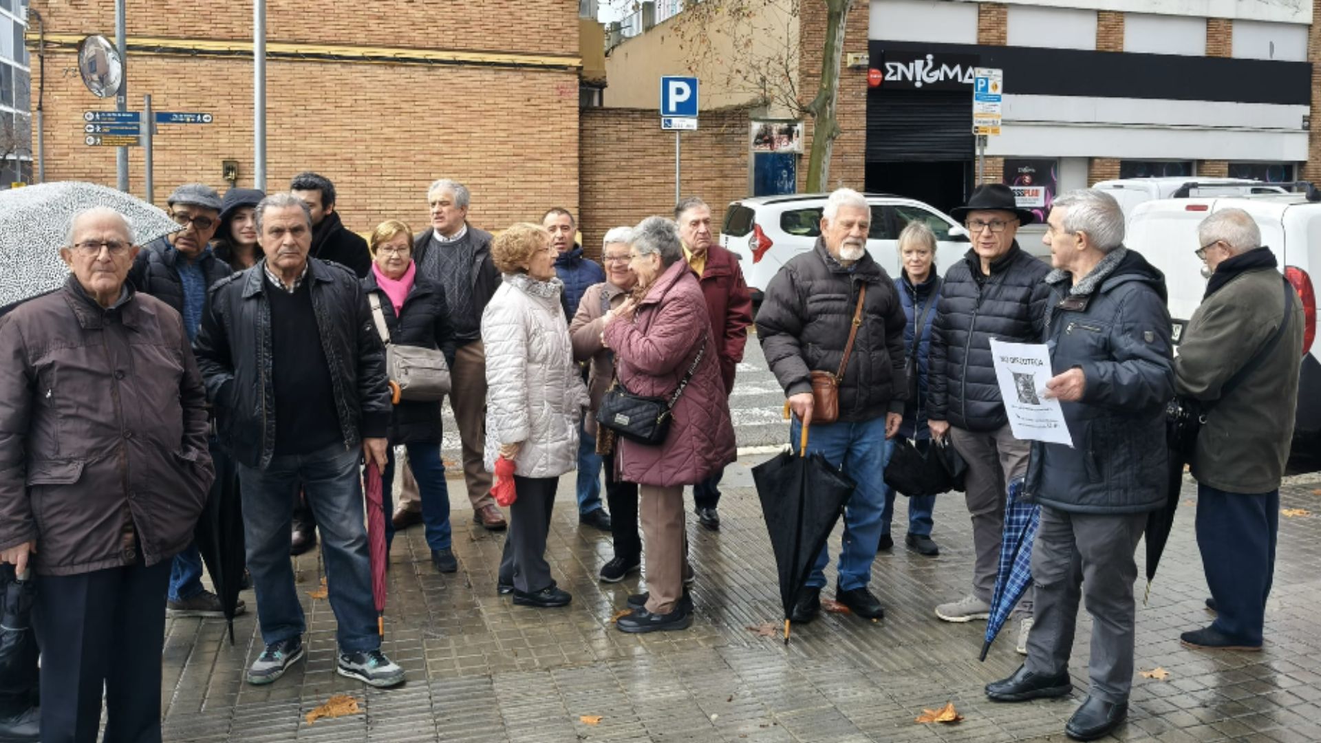 Veïns de Porta es mobilitzen contra la discoteca Enigma