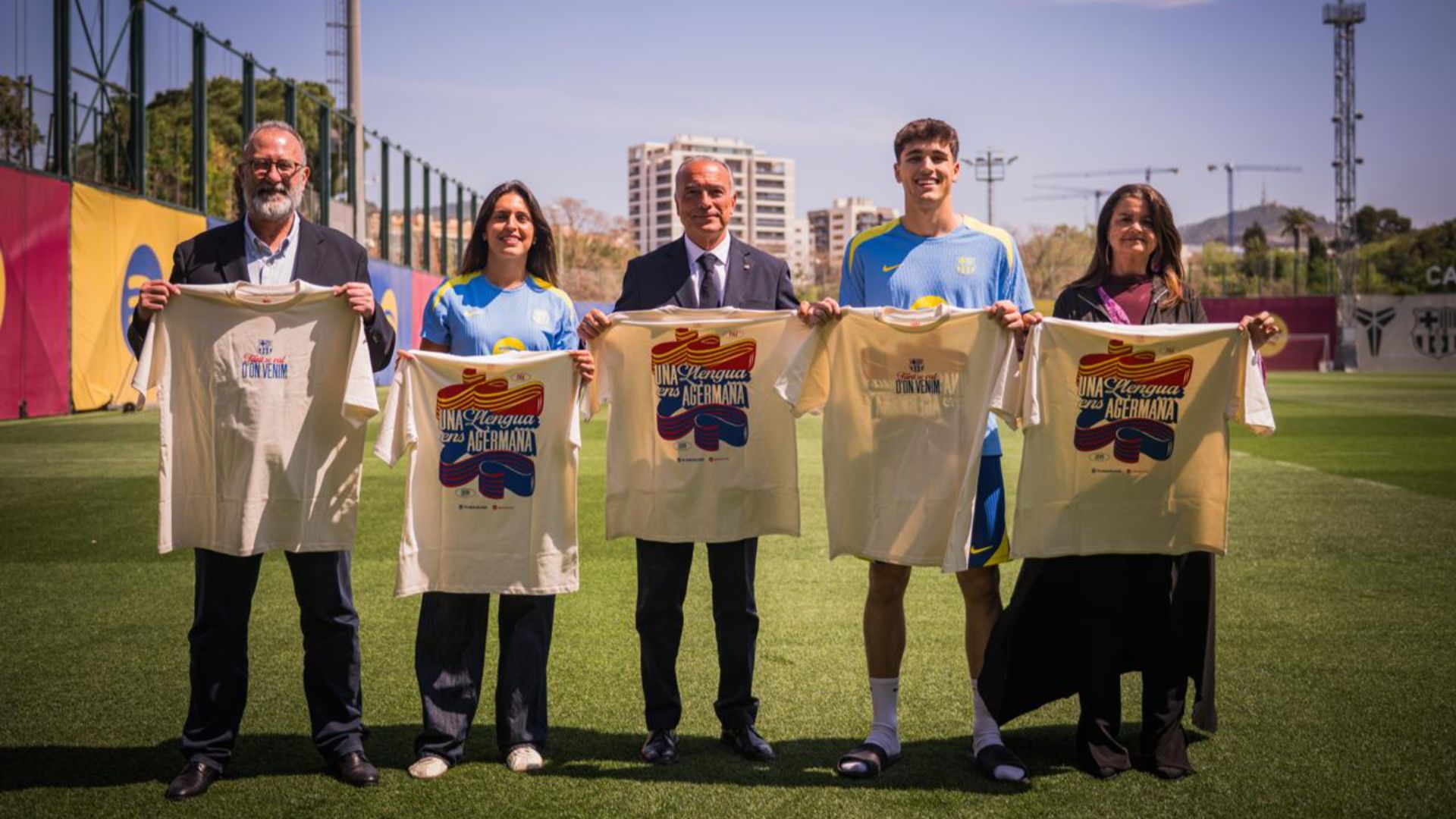 El Barça i Òmnium reivindiquen la llengua i el catalanisme