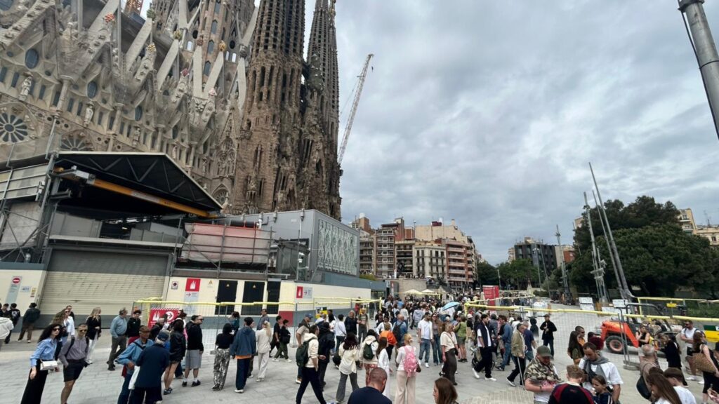 Reclamen que la Sagrada Família financi mesures pal·liatives del turisme