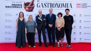 Premis Nacionals de Gastronomia a Raül Balam i la cap de sala de Granja ...